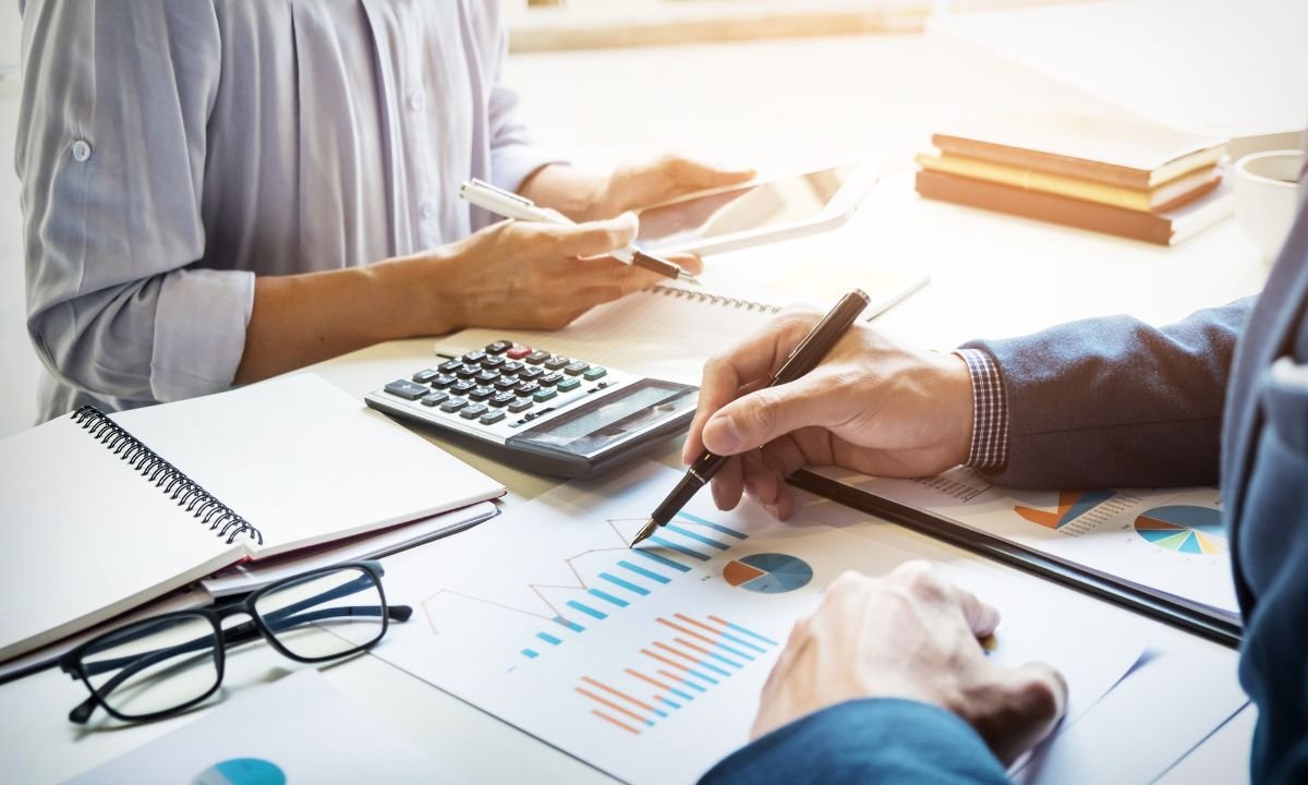 What Is a Freelance Consultant & How to Become One ...